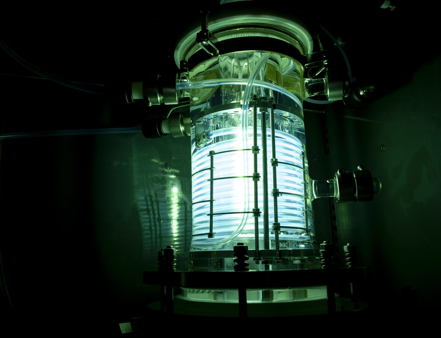Plug-Flow Tube Photoreactors - Photoreactors - Photochemistry